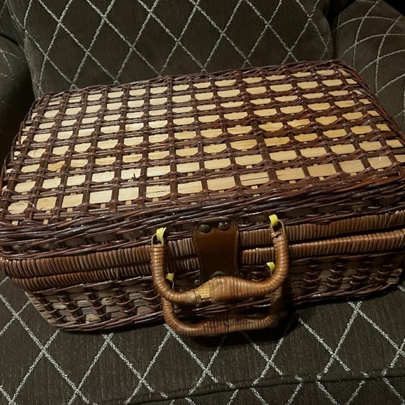 The World Of Beatrix Porter | Dining | Peter Rabbit Picnic Set Bythe ...